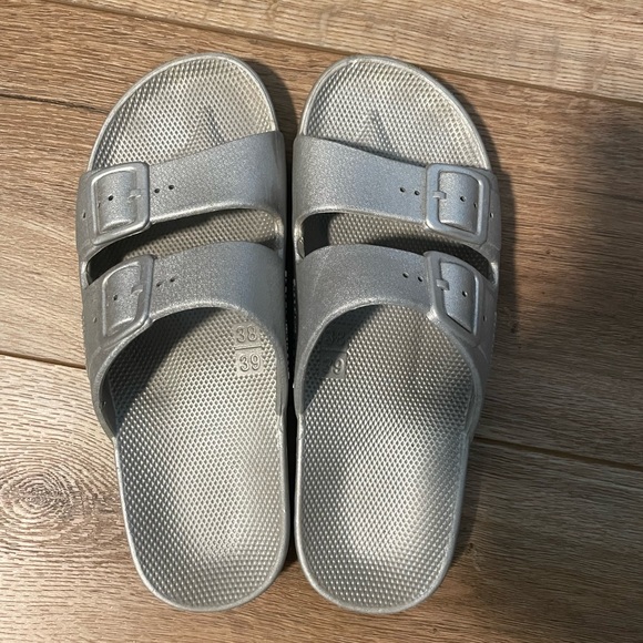 freedom moses | Shoes | Freedom Moses Silverado Metallic Silver Slides ...